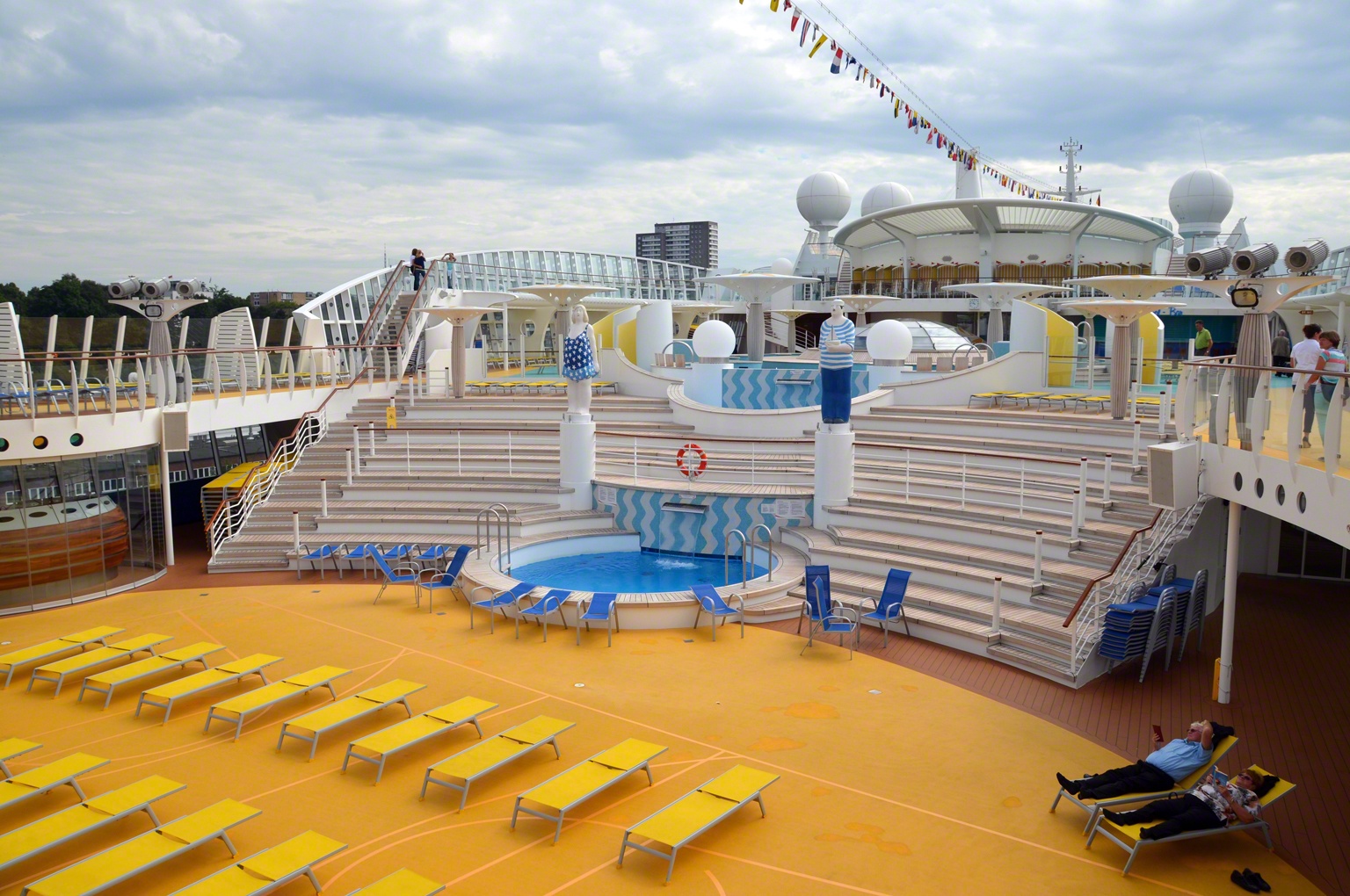 AIDAstella Cruise Ship Reviews & Itineraries