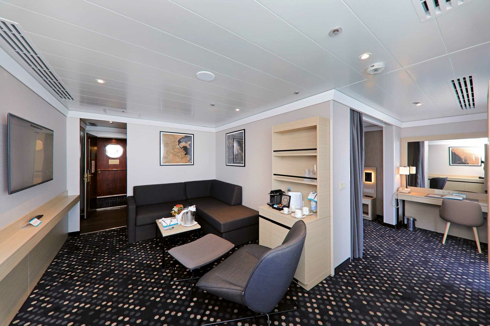 MS Amera Cruise Ship: Reviews, Images & Itineraries